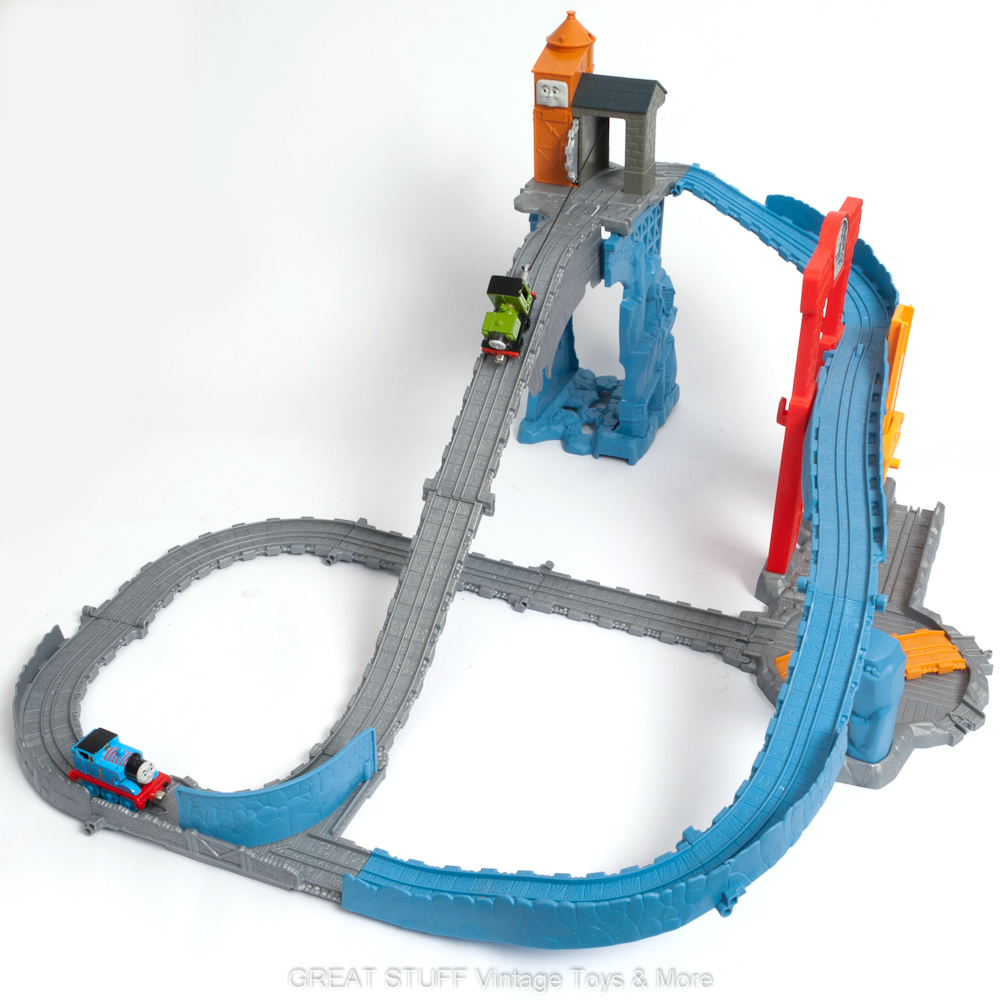 BLUE MOUNTAIN QUARRY Thomas Take Along N Play Train Set Playset Tank ...